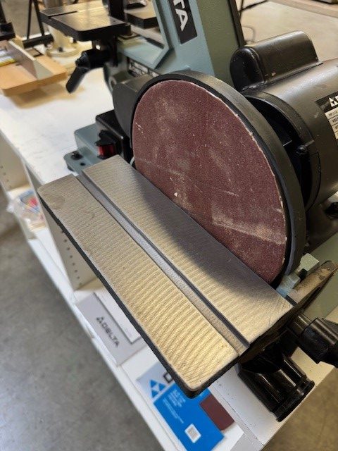 Used Delta 31-340 1" belt x 8" disc sander - Edward B. Mueller Co., Inc.